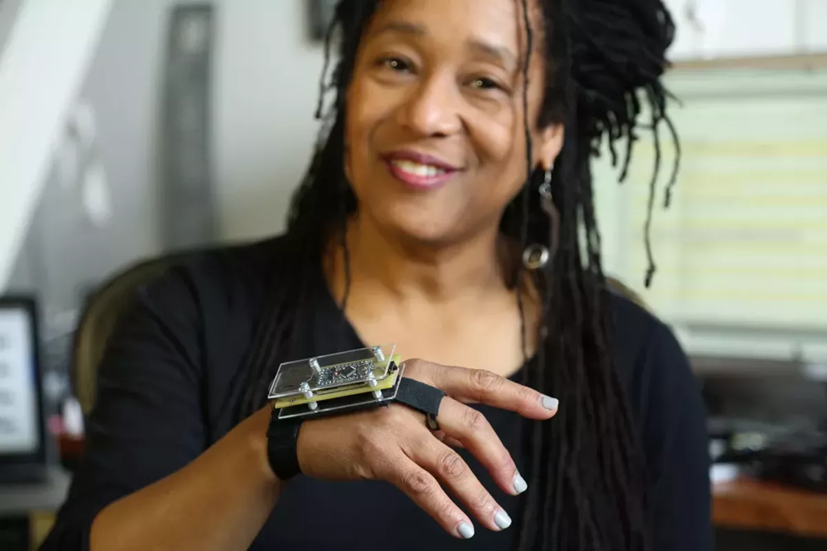 Composer and multimedia artist Pamela Z to speak and perform at Orlando ...