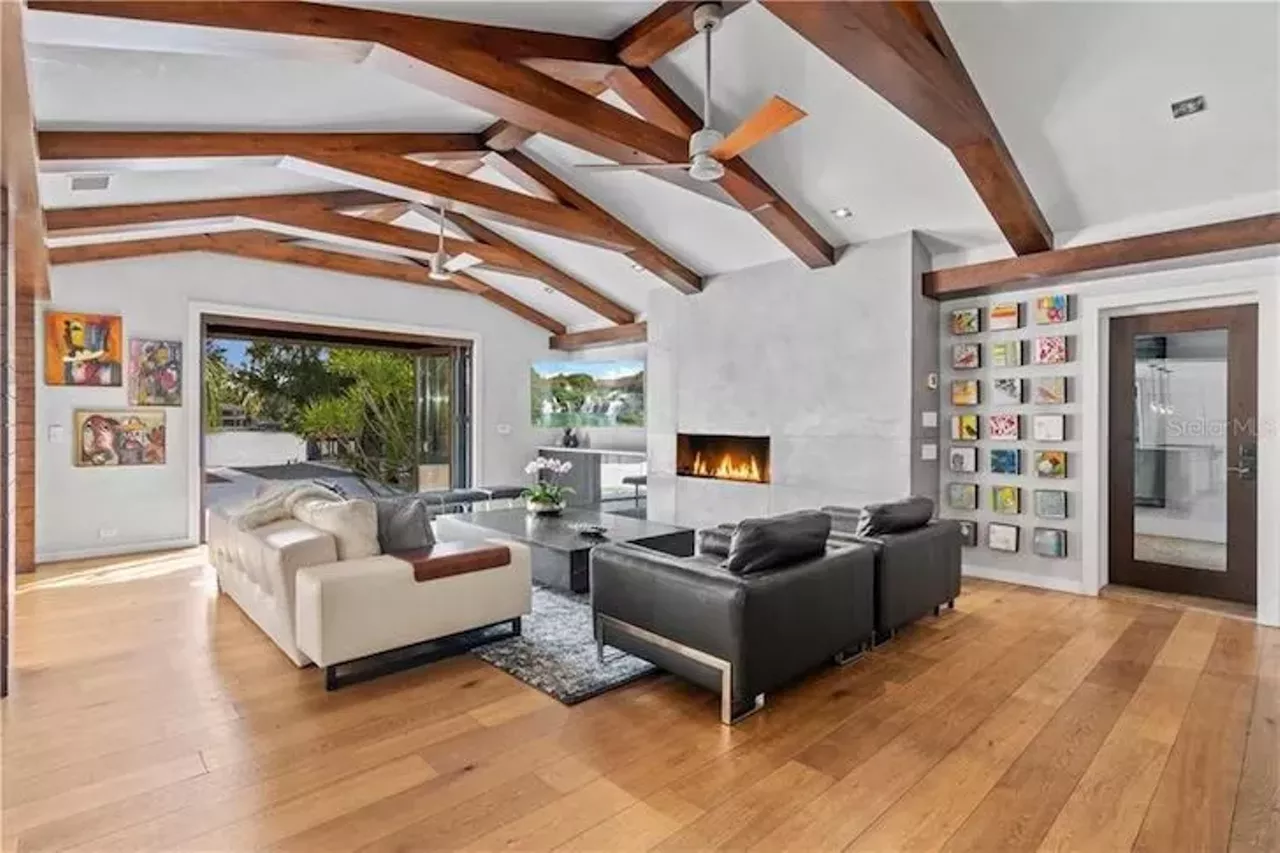 This jaw-dropping Maitland mega-mansion is still for sale on Manor Road ...