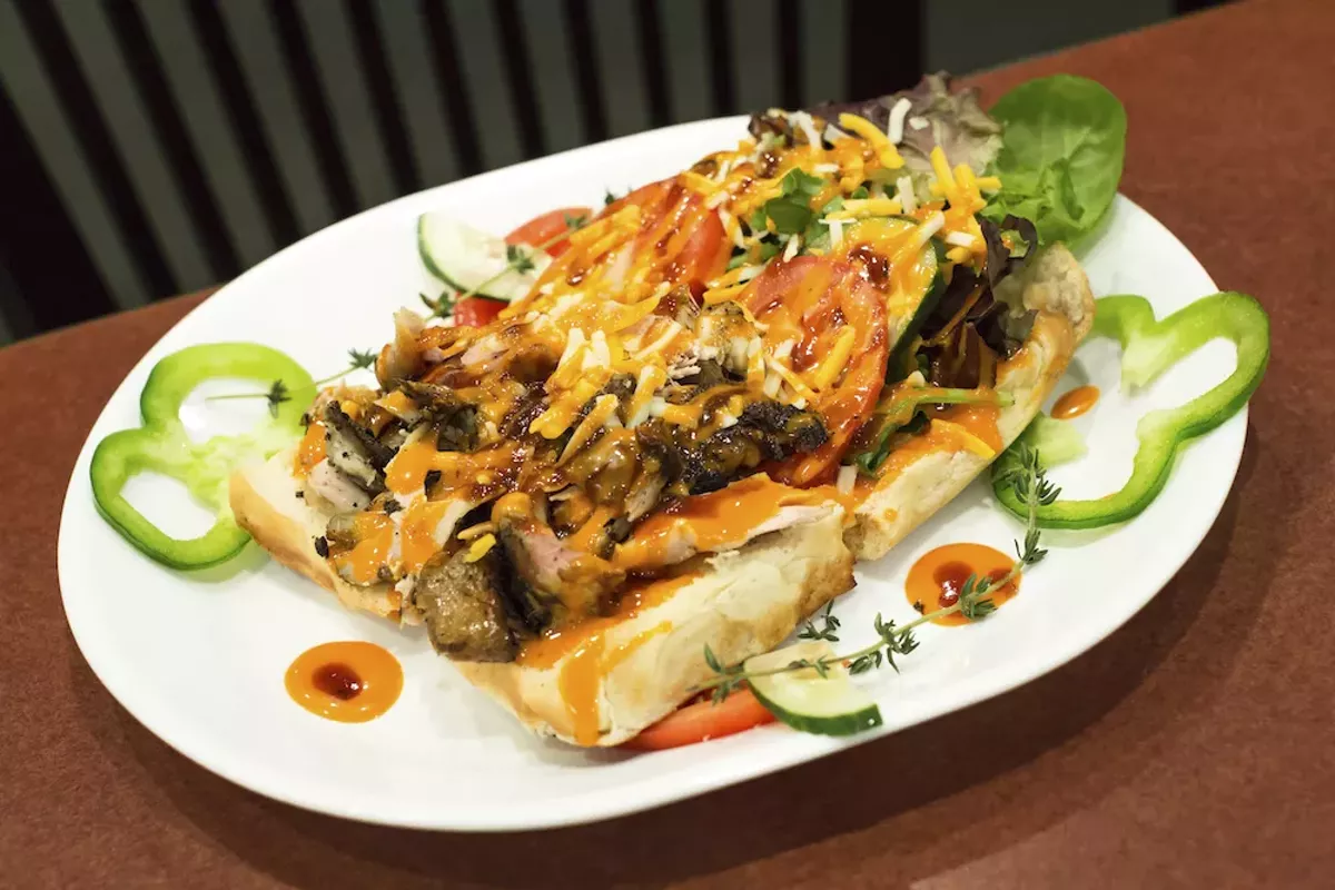 At downtown Orlando's Jam-Eng, Jamaican staples contend with English ...