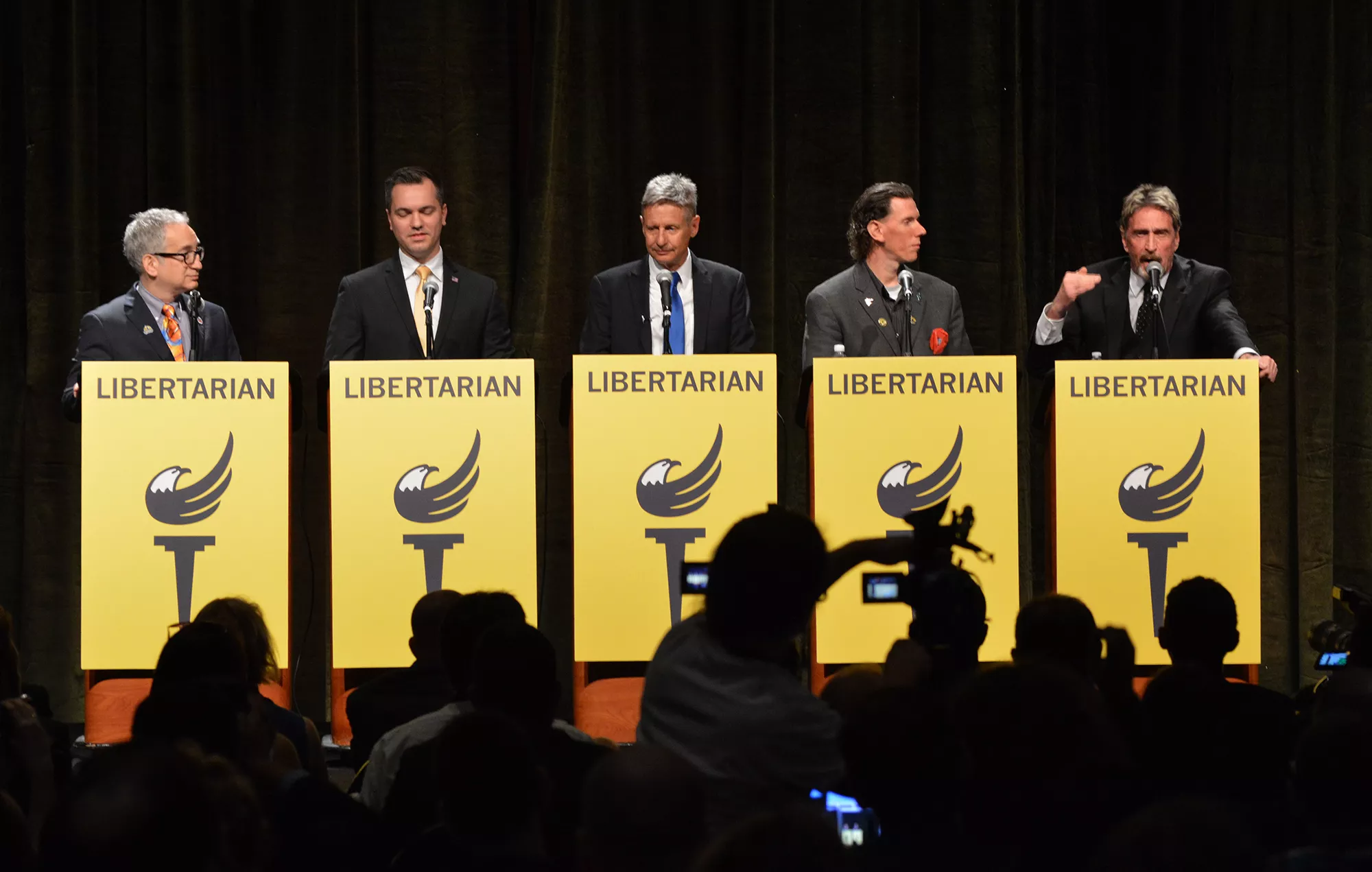 Libertarian frontrunner Gary Johnson gets boos from crowd at ...