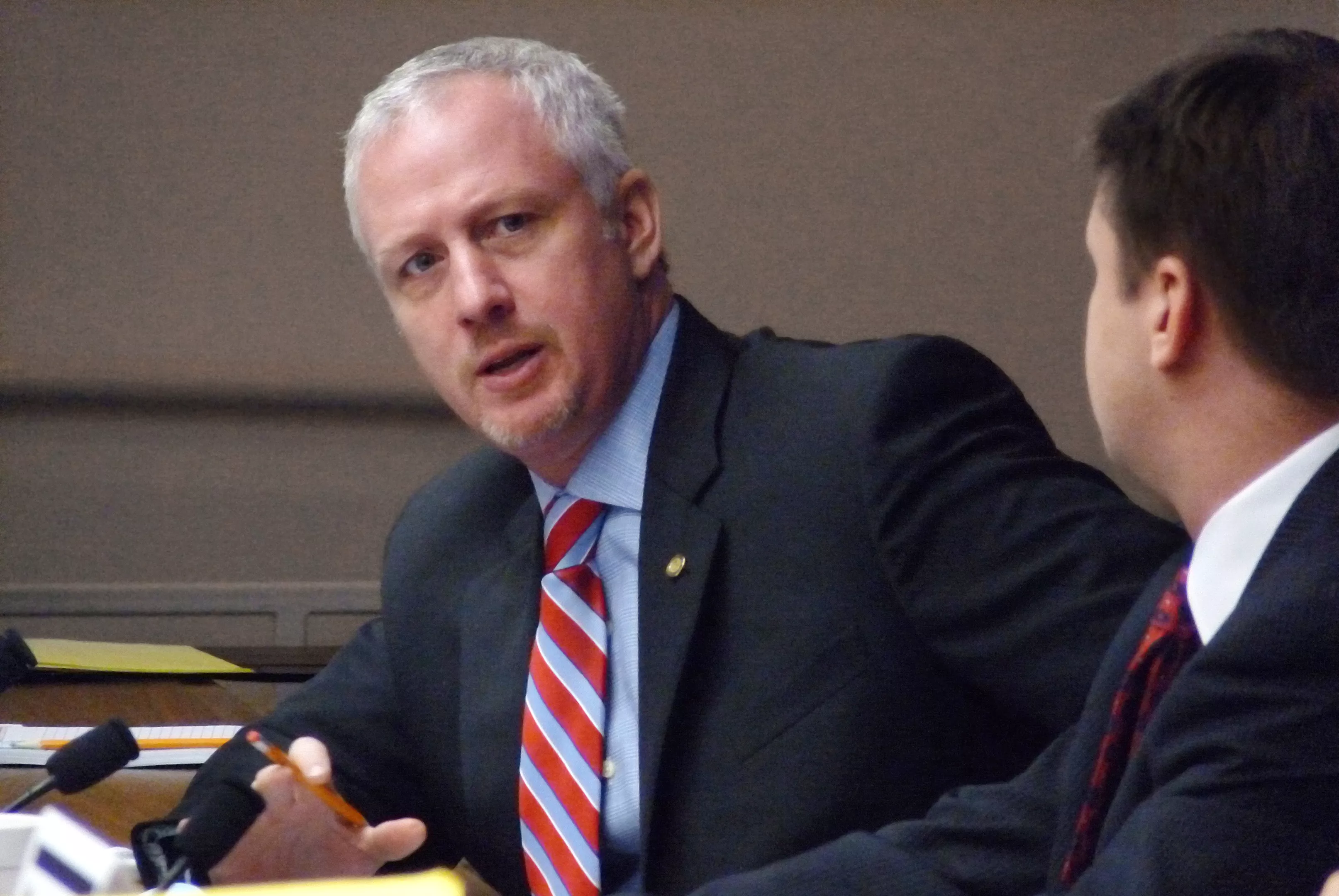 Top Democrat in Florida Senate resigns after affair with lobbyist ...
