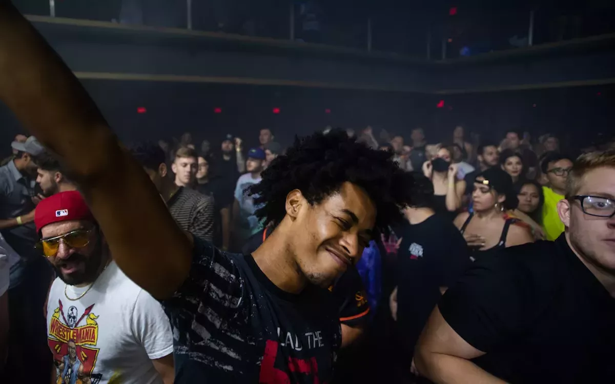 Shaq dunks on a rabid Orlando crowd at Vanguard as DJ Diesel | Orlando ...