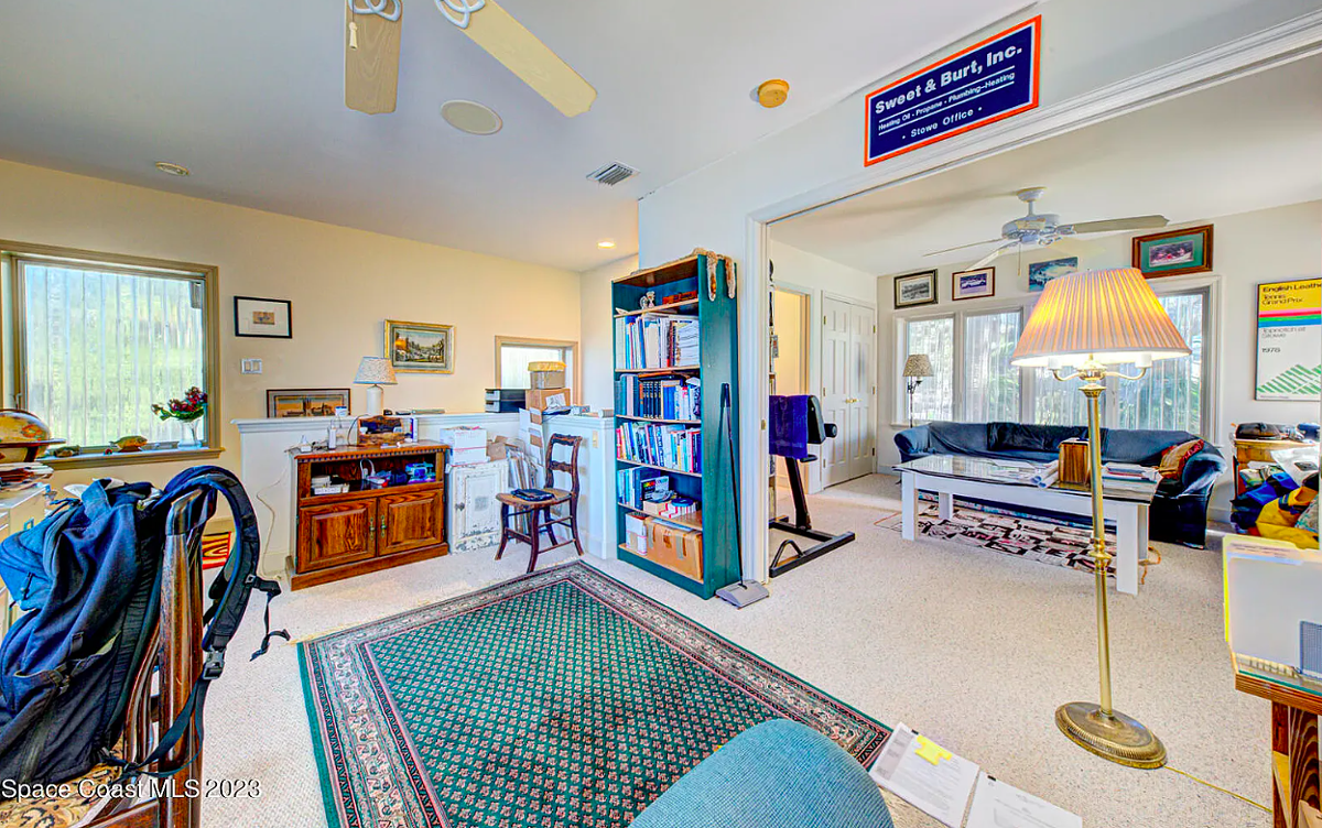 This waterfront hideaway home is for sale just outside Orlando, and it ...