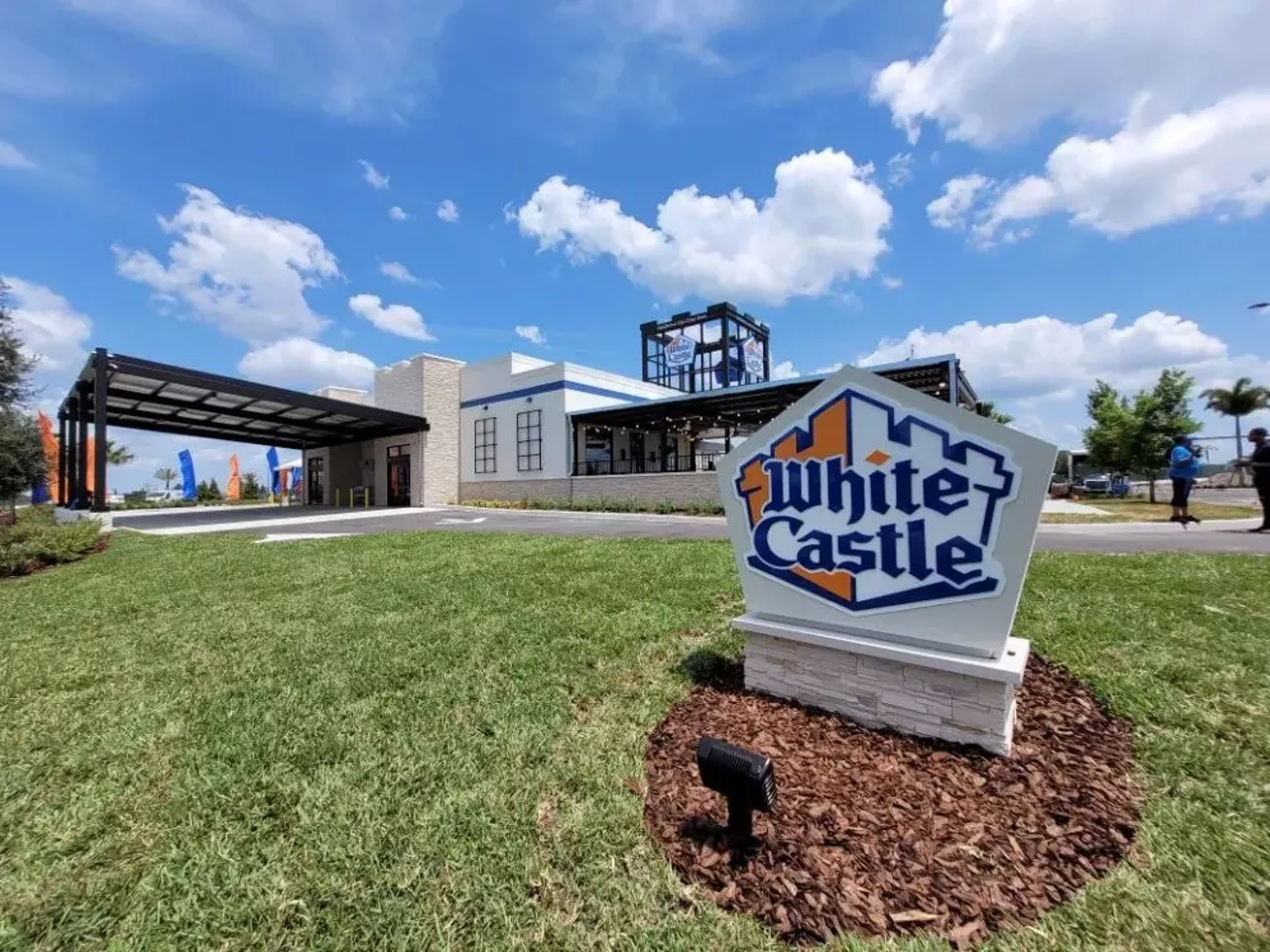 Look inside the world's largest White Castle before its grand opening ...